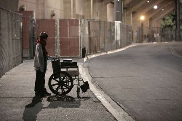 Amazon.co.jp: Riches: Season 2 [DVD] [Import] : Eddie Izzard, Minnie ...