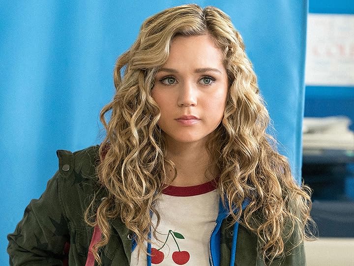 Amazon.co.jp: Stargirl: The Complete First Season : Yvette Monreal ...