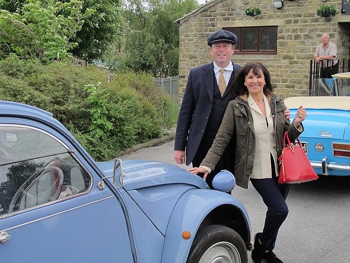 Amazon.co.jp: Celebrity Antiques Road Trip, Season 2 : Annette Crosbie ...